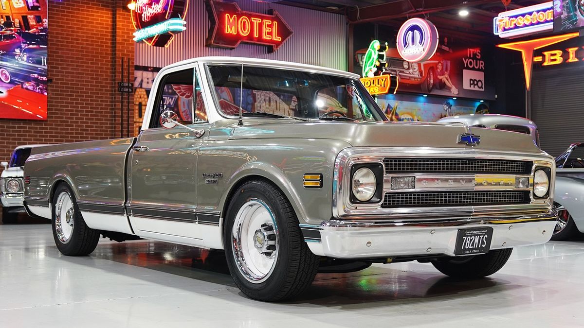 1970 Chevrolet C20 Custom Pick Up Truck - SEVEN82MOTORS