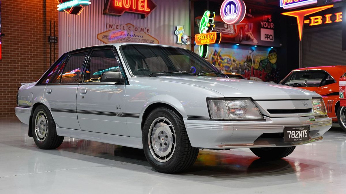 1985 Holden VK HDT SS Peter Brock Commodore - SEVEN82MOTORS