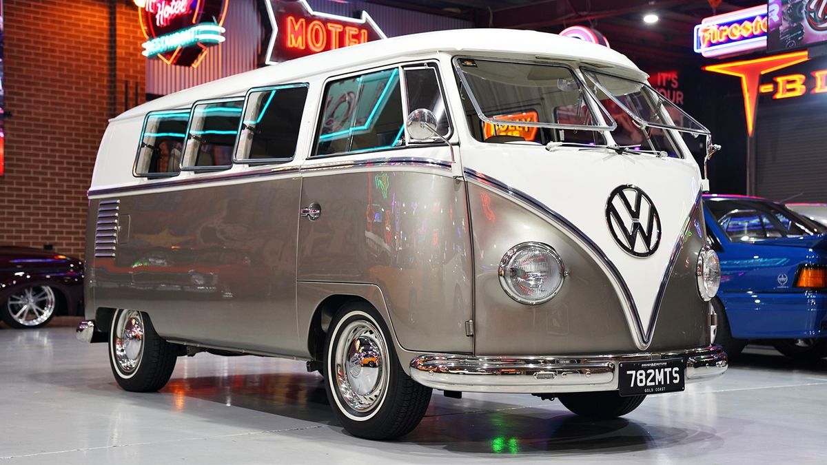 1957 RHD VW 11 Window Split Screen Kombi - SEVEN82MOTORS