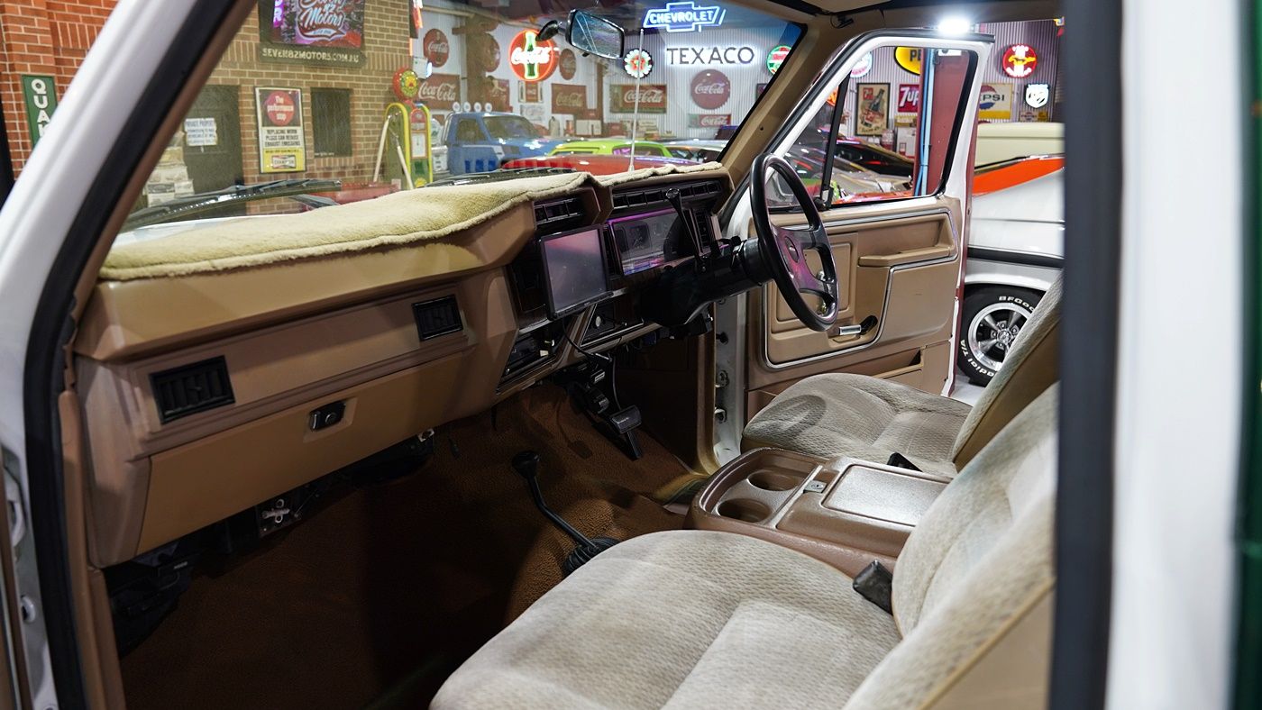 1984 Ford Bronco 4x4 Interior